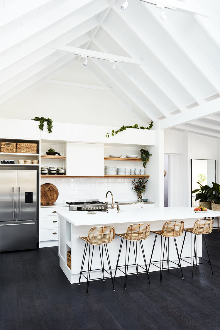 Easy Design Ideas For Your Own Stylish Eat-in Kitchen