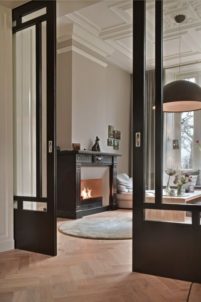 How to Arrange a Living Room With Two Entrances