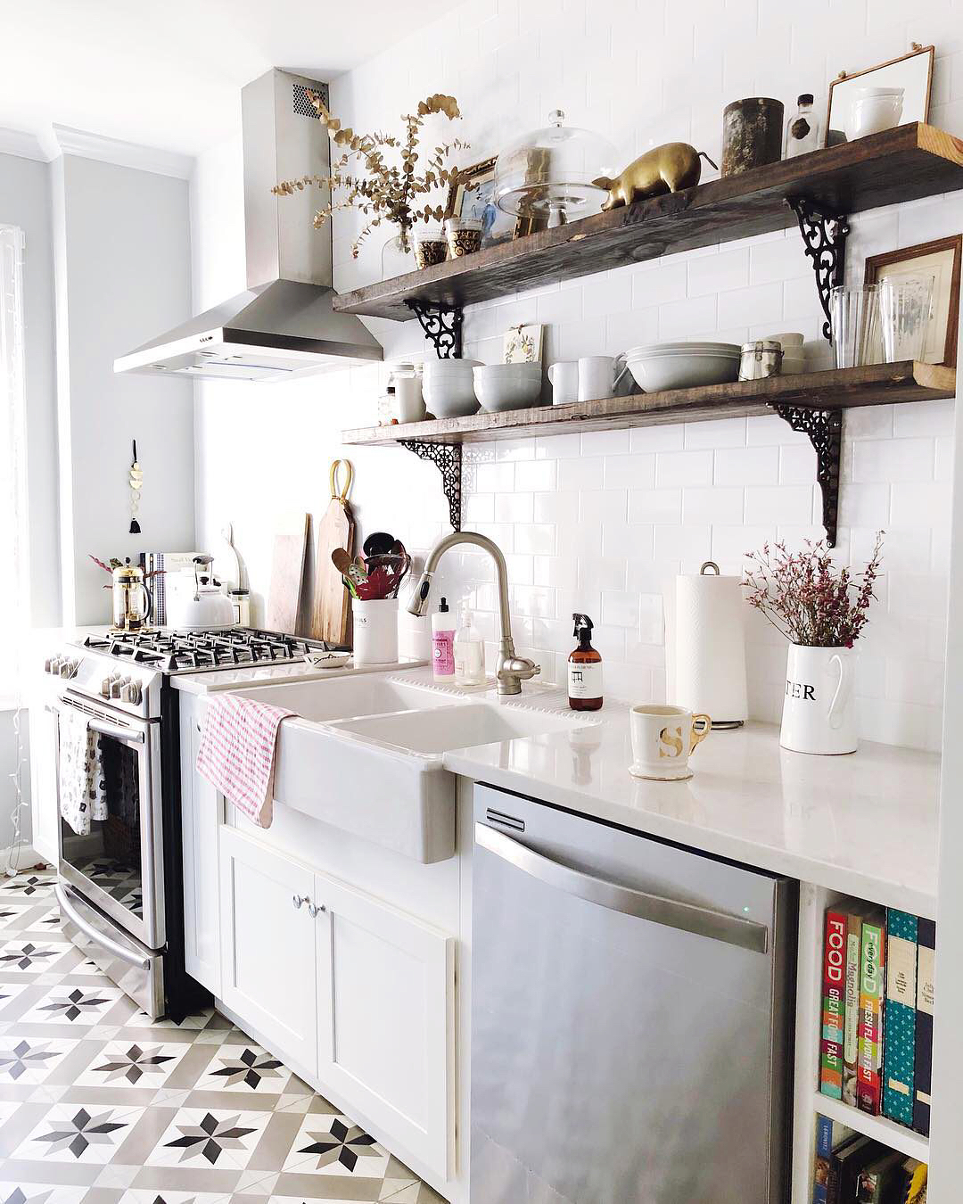 10 Amazing White Country Kitchens To Die For | Decoholic