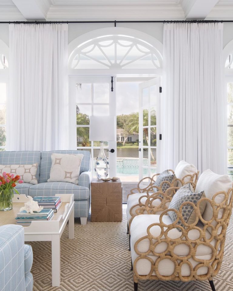 Coastal Modern Homes With Transitional Vibes | Decoholic