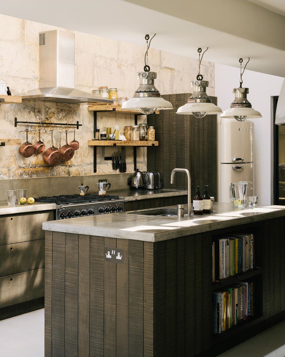 You Will Love This Stylish Uber Kitchen | Decoholic