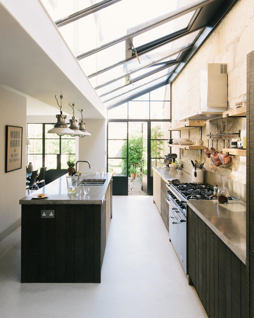 You Will Love This Stylish Uber Kitchen | Decoholic