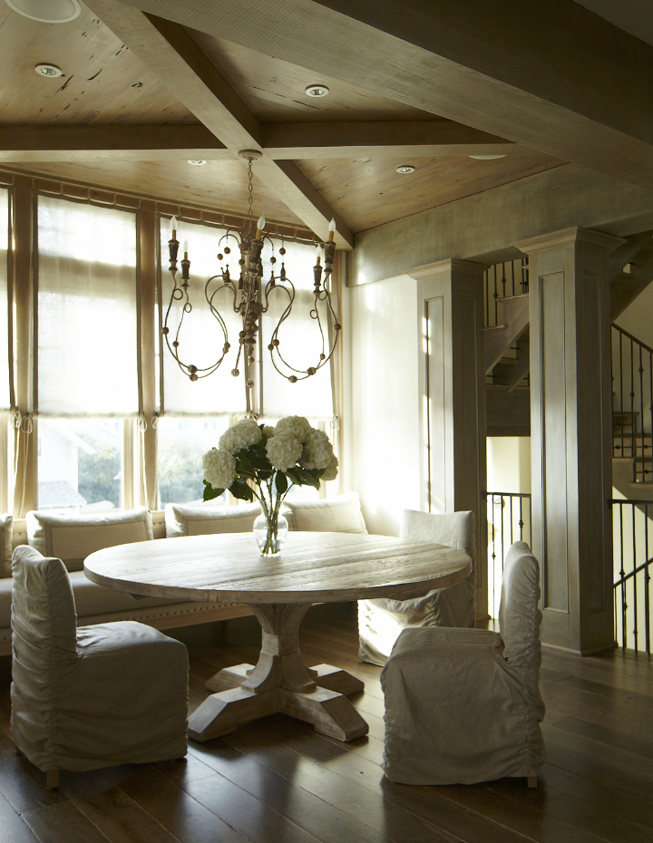 Interiors Inspired by Classic Italian Architecture and Black and White ...
