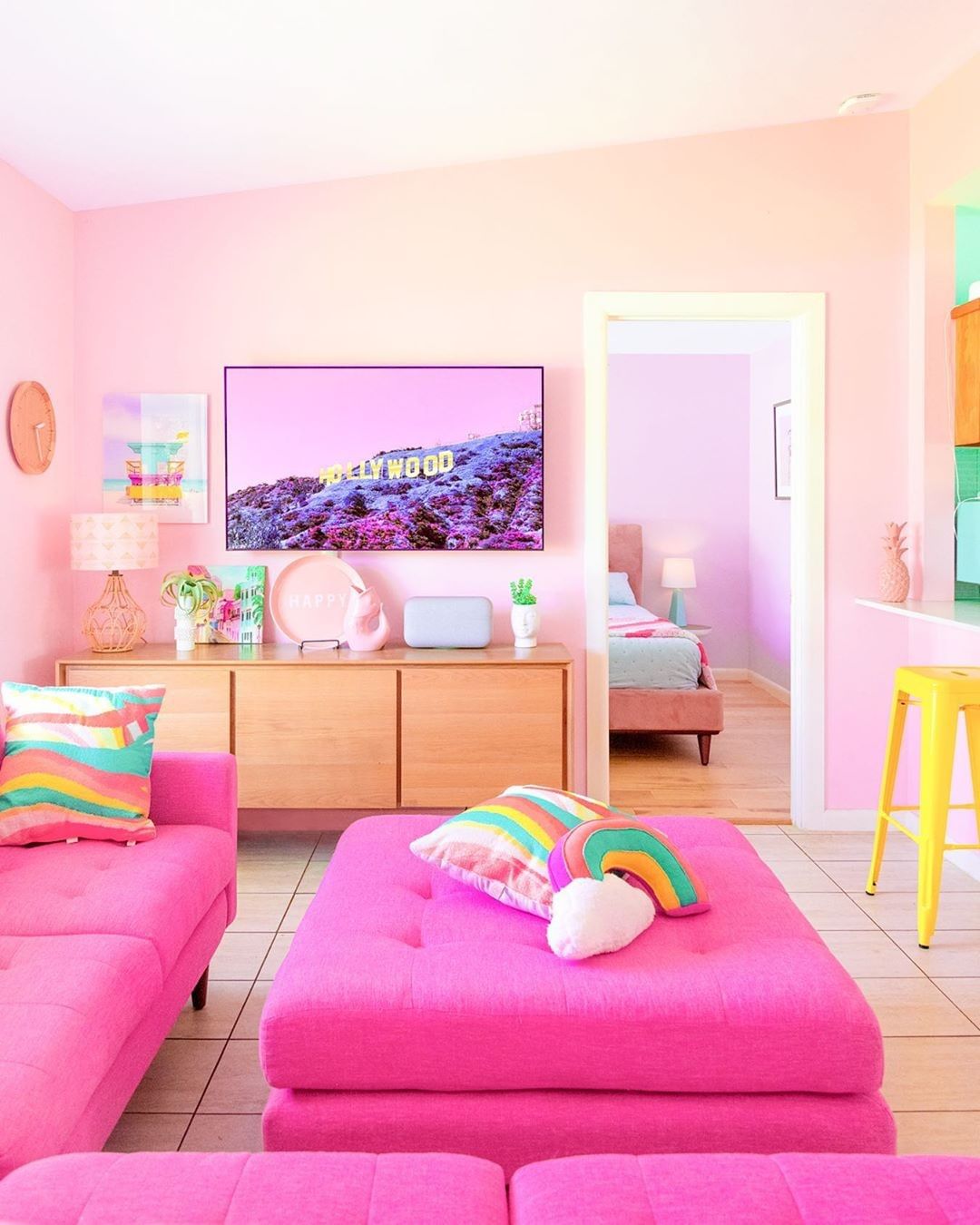 Step Outside Of The Comfort Zone: Pink Sofa Living Room Ideas