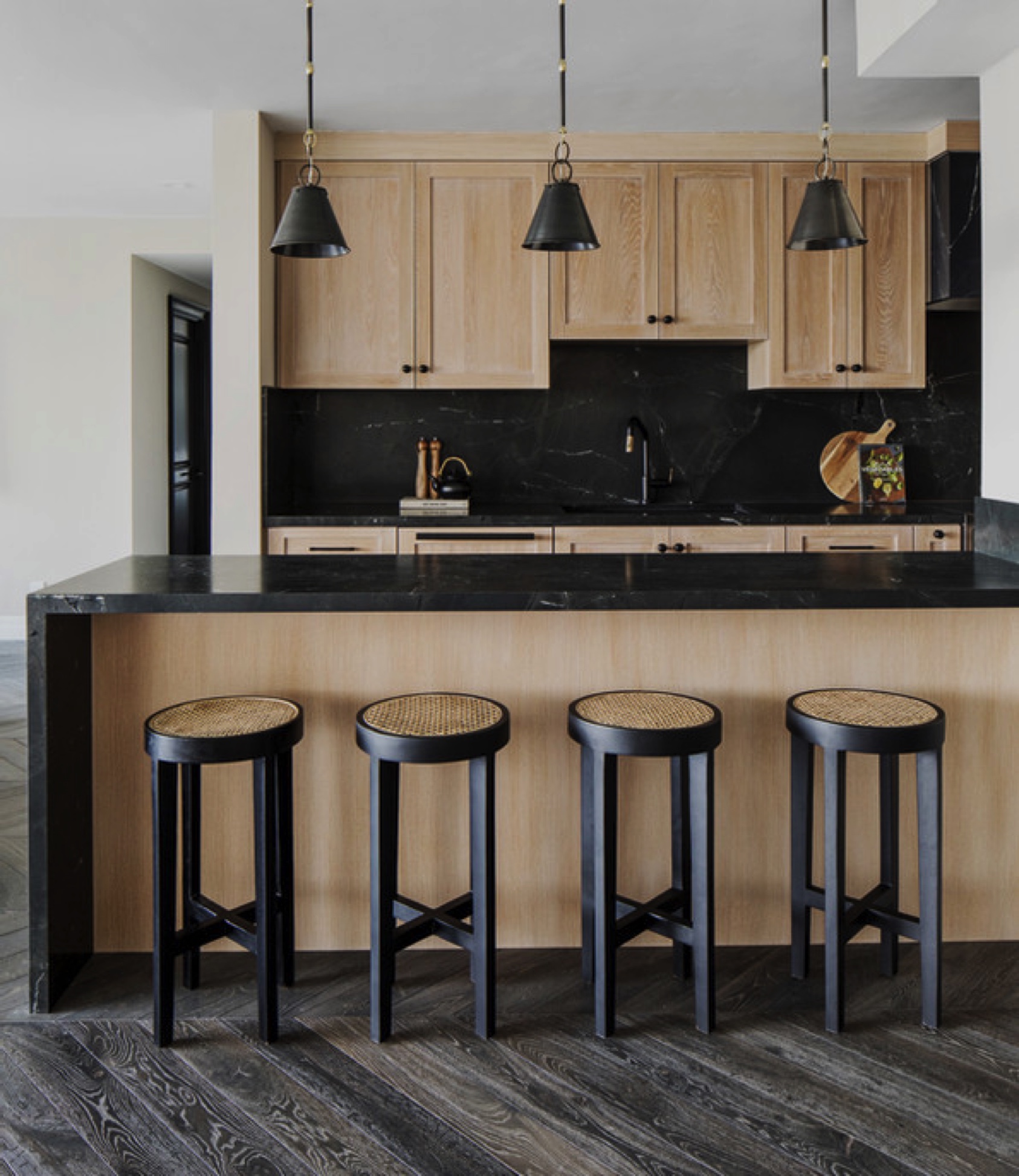 Sophisticated Modern Luxury and Edgy Interiors - Decoholic