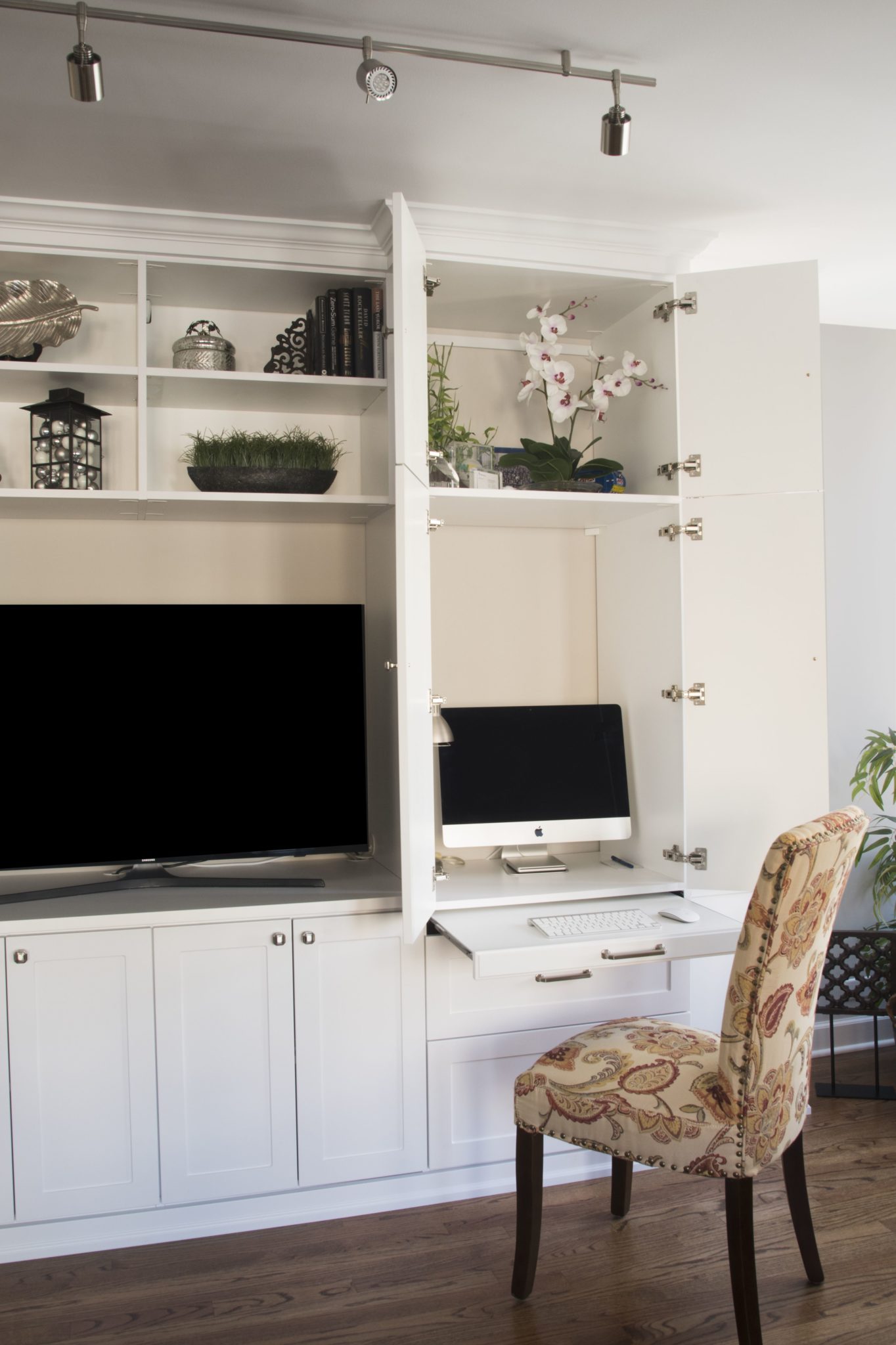 10 Small Living Room Ideas With TV That Feel Stylish and Spacious