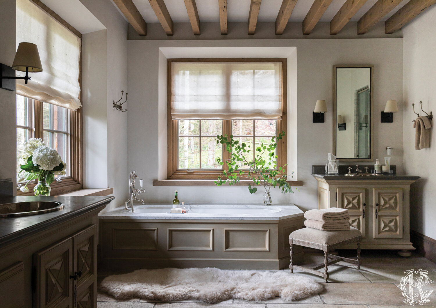Old World European Style Interiors With Fresh Compositions Of Modern ...