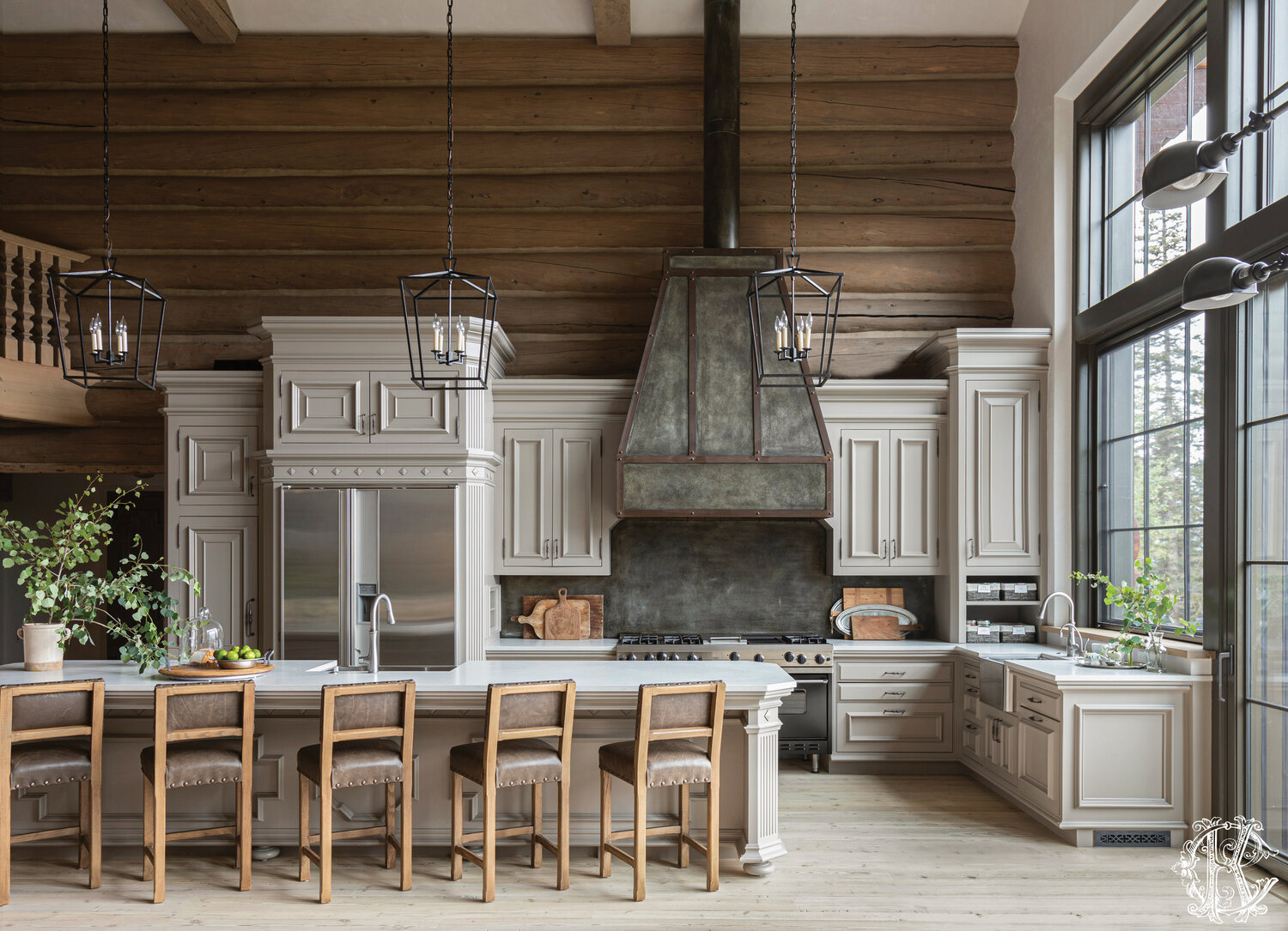 Old World European Style Interiors With Fresh Compositions Of Modern ...