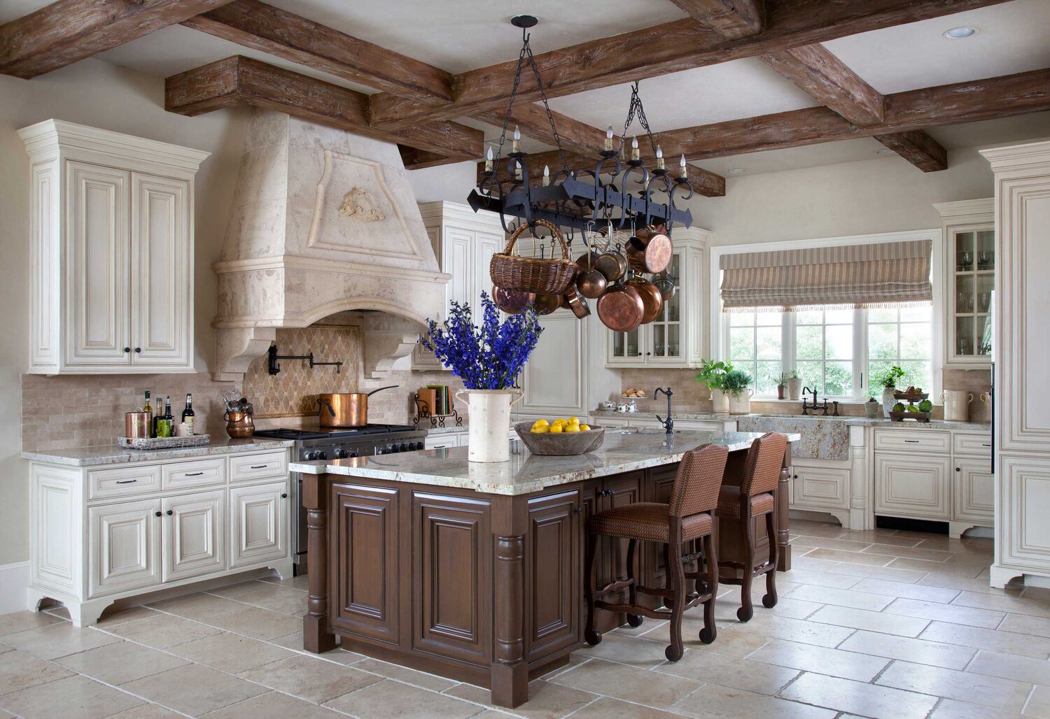 Old World European Style Interiors With Fresh Compositions Of Modern ...