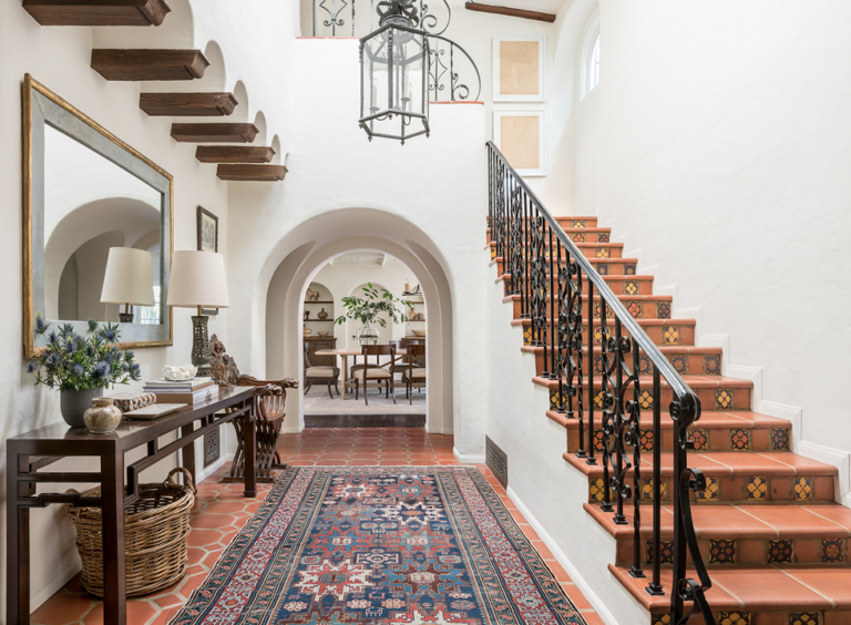 The Lush Details Of Simplicity Is The True Elegance