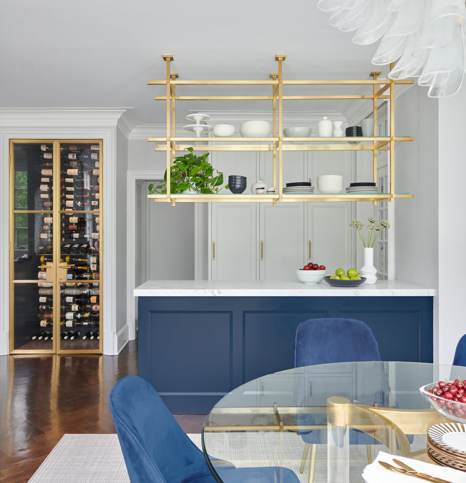 Beautiful Home Interiors With Clean Sophisticated Lines