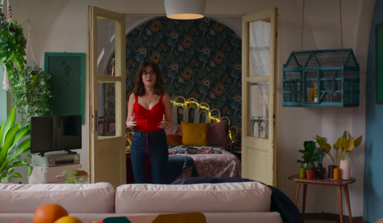 8 Inspiring Room Decorating Ideas From The Netflix Series