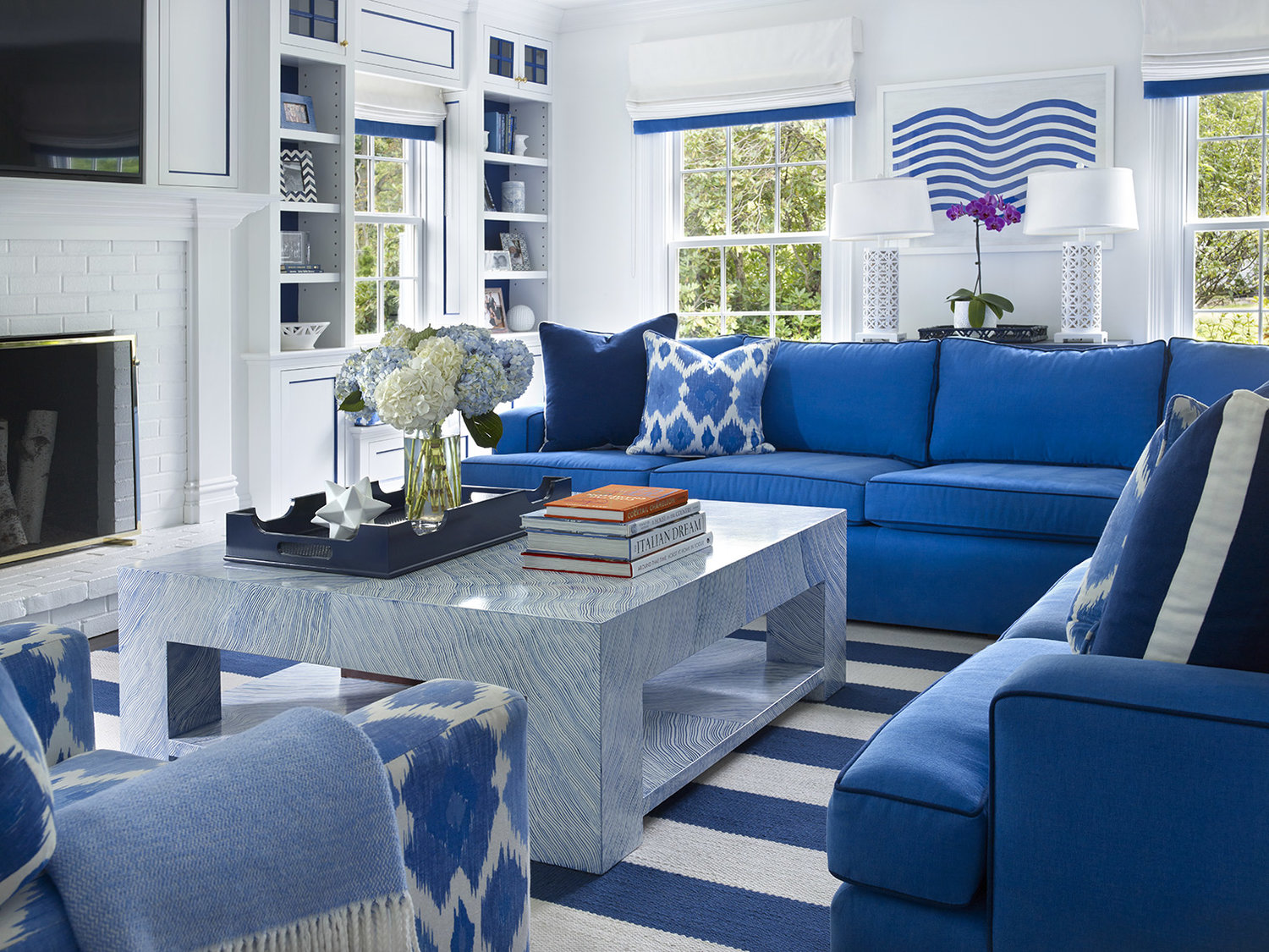 Clean Crisp Interior Design with Color Infusion - Decoholic