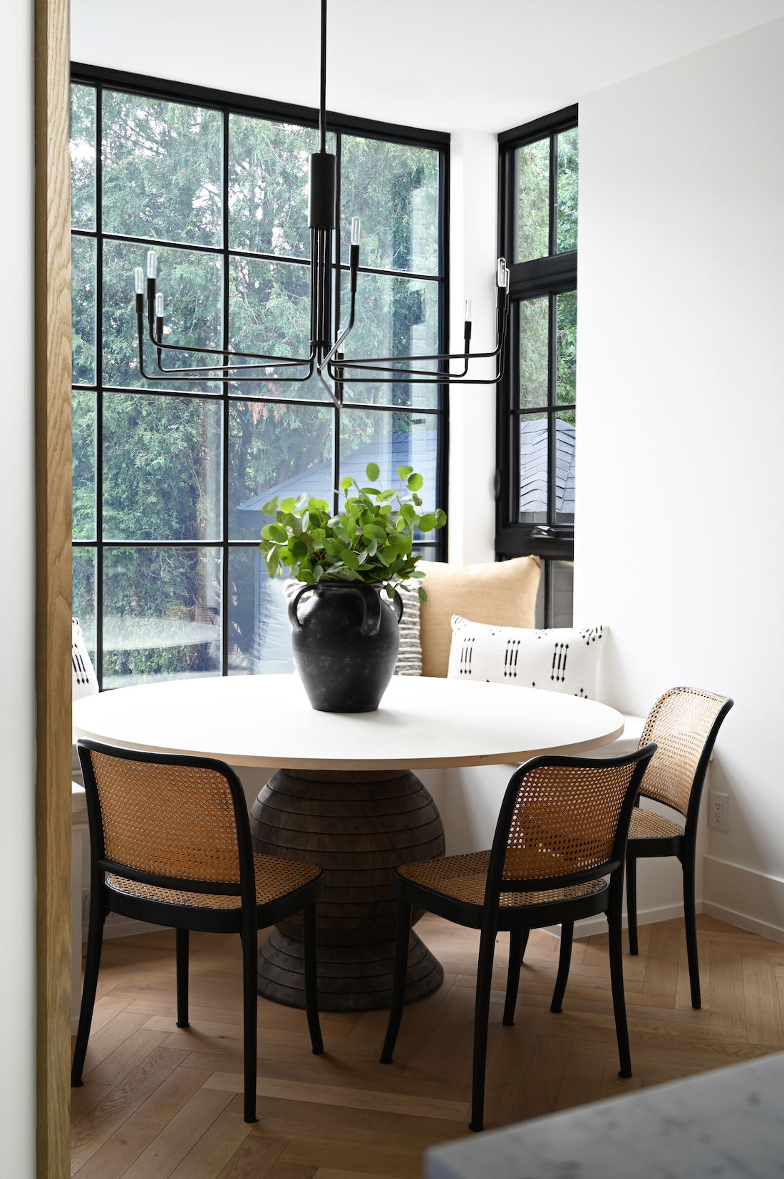 10 Expert Ideas For Creating The Perfect Breakfast Nook