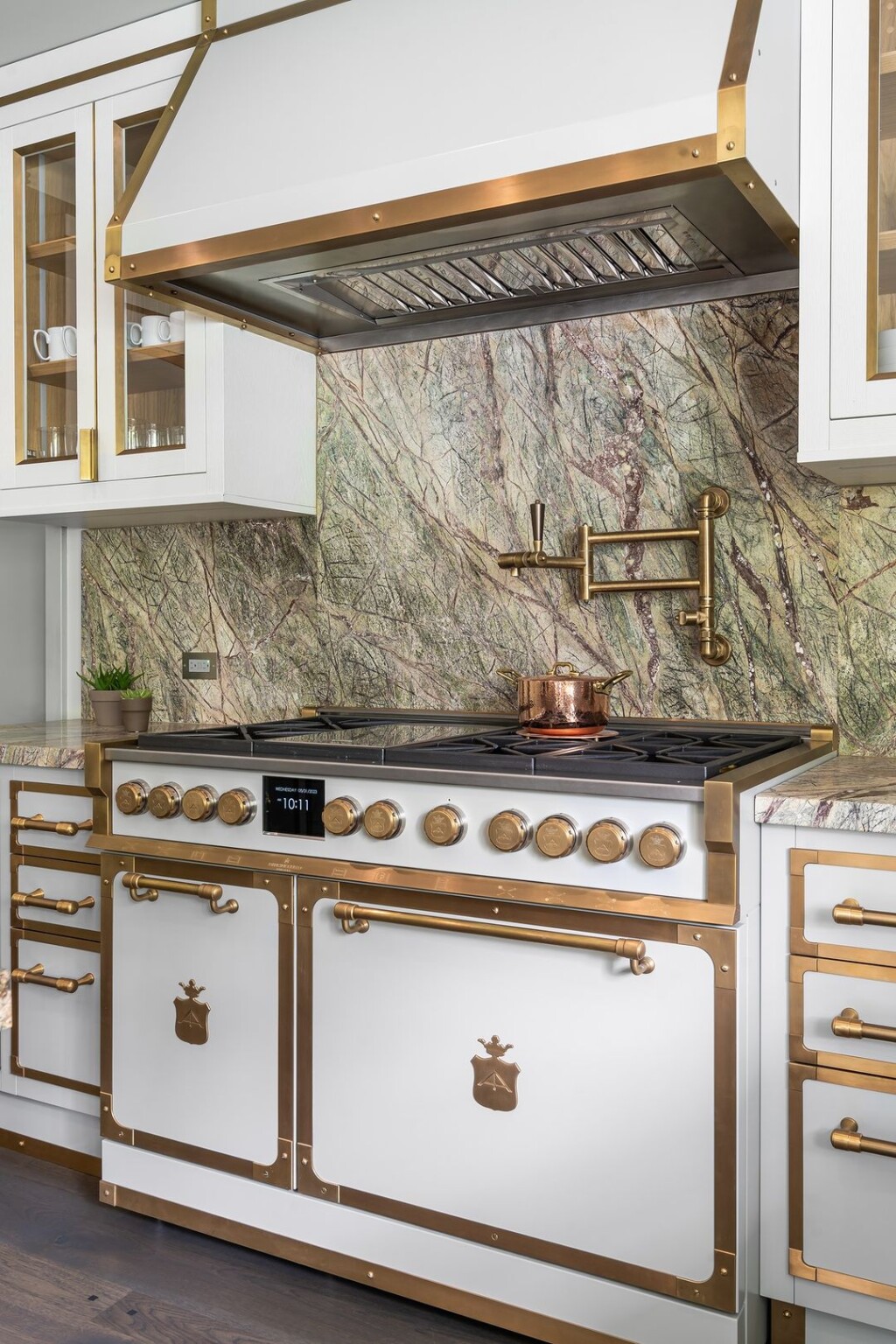 Zoe Saldaña's New Gorgeous Kitchen
