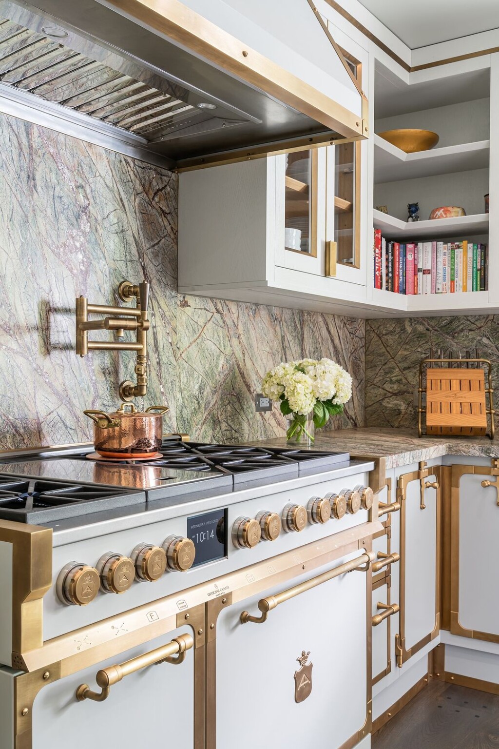 Zoe Saldaña's New Gorgeous Kitchen