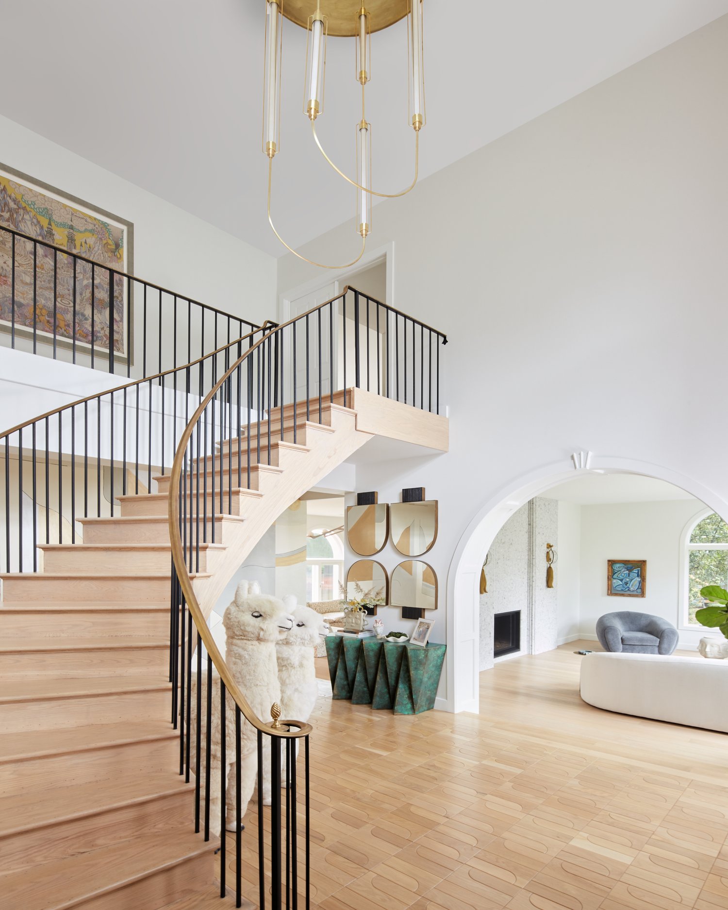 This Home Is The Epitome of Contemporary Chic