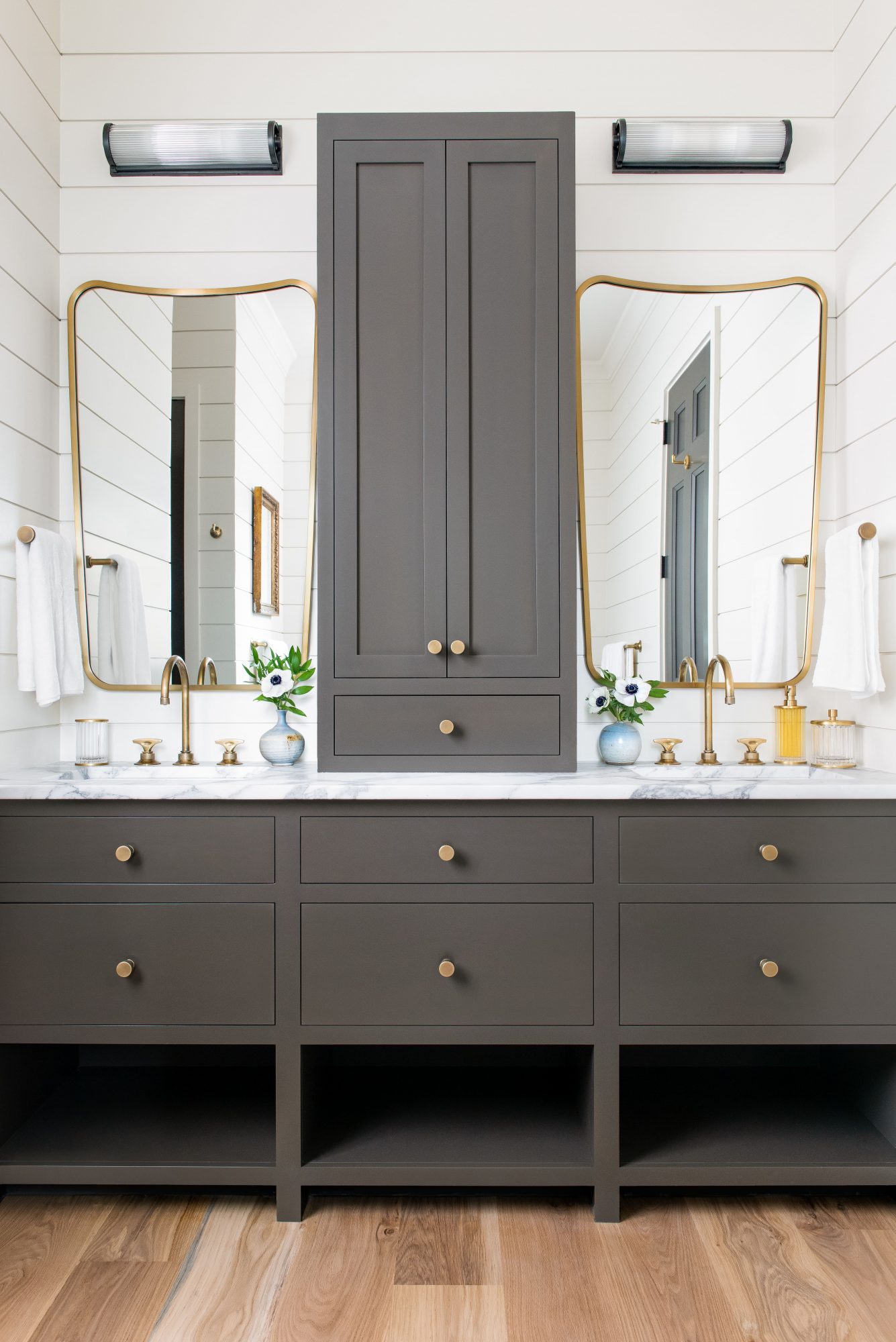 Sophisticated Interiors With A Touch Of Southern Charm