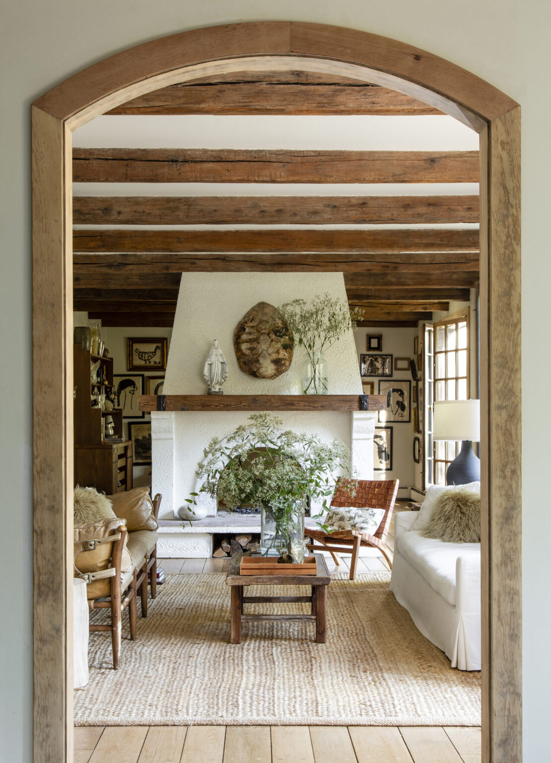 Laid-Back Down-To-Earth Interiors by Lauren Liess